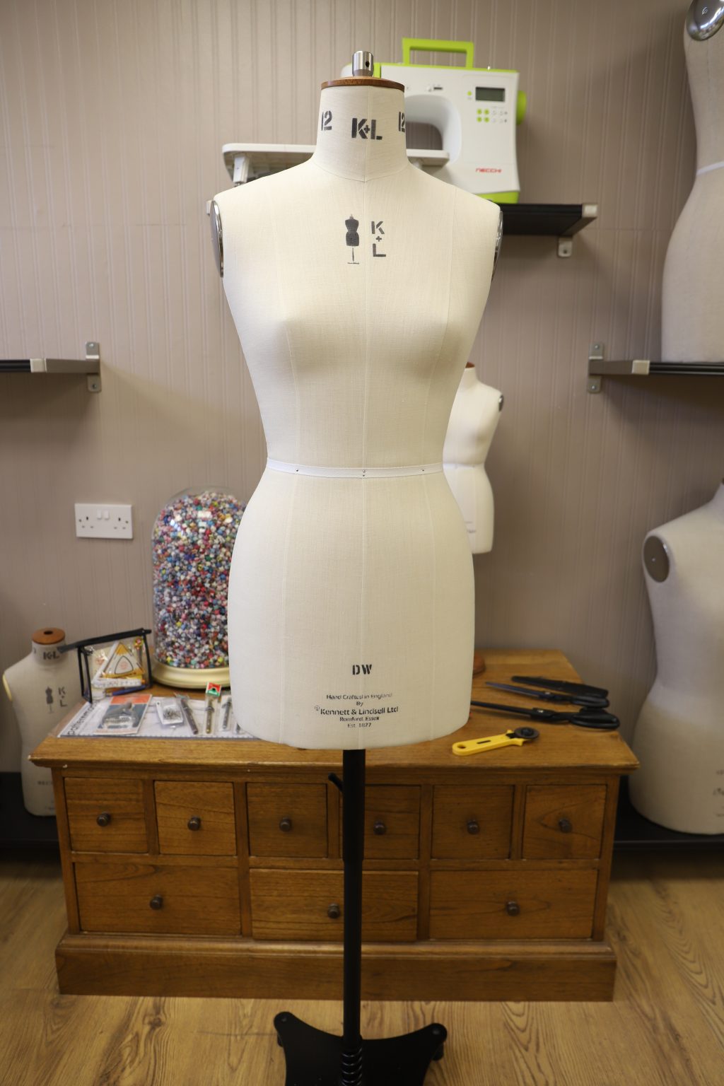 DW (b) Torso Model Size 12 With Collapsible Shoulders - Kennett ...