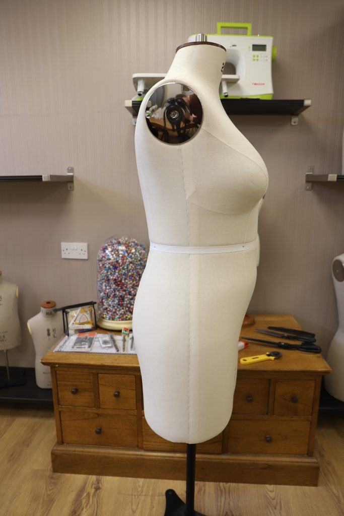 BSA Female Torso Model Size 20 With Fixed Shoulders - Kennett ...